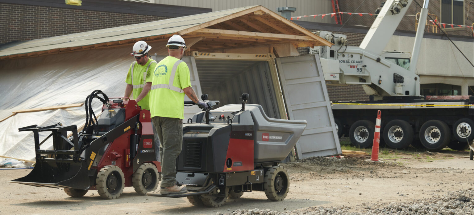 ELECTRIC-POWERED MAXIMISING MACHINES - Toro International